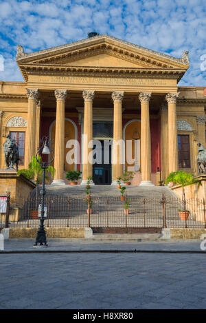 ITALY.SICILY.ENTRANCE TO THE TEATRO MASSIMO OPERA HOUSE IN PALERMO ...