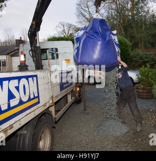 Jewson gravel delivery bag lorry Stock Photo - Alamy