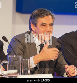 French Prime Minister Francois Fillon receives his Russian counterpart ...