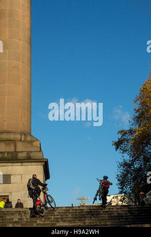 London statue in Waterloo Steps Stock Photo - Alamy
