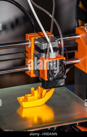 3d printer printing Stock Photo - Alamy