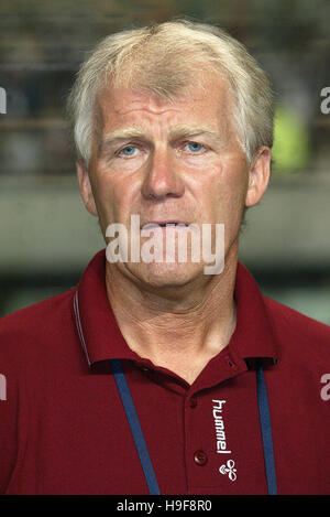 MORTEN OLSEN DENMARK MANAGER NIIGATA STADIUM BIG SWAN NIIGATA JAPAN 15 ...