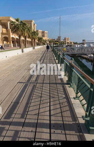 Walking the board walk at Souk Sharq, Kuwait Stock Photo: 126388697 - Alamy