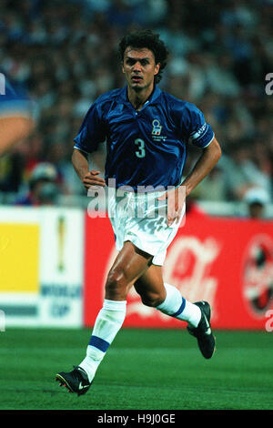 PAOLO MALDINI ITALY & AC MILAN FC 13 June 1996 Stock Photo: 133892598 ...