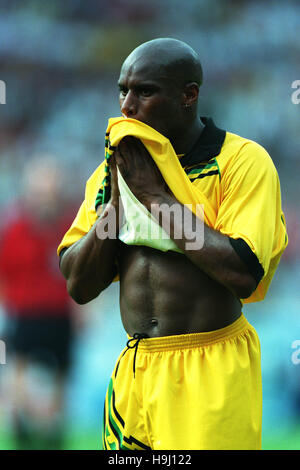 FRANK SINCLAIR JAMAICA & CHELSEA FC 22 June 1998 Stock Photo - Alamy