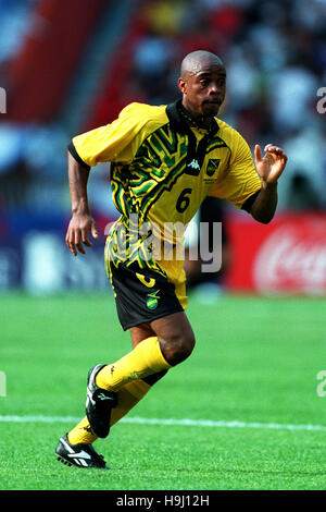 FITZROY SIMPSON JAMAICA & PORTSMOUTH FC 07 May 1998 Stock Photo - Alamy