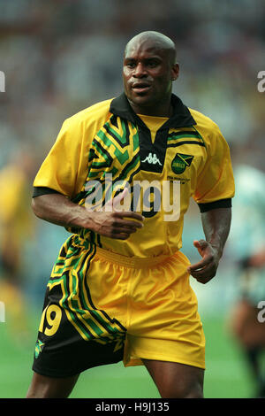 FRANK SINCLAIR JAMAICA & CHELSEA FC 22 June 1998 Stock Photo - Alamy