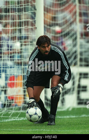CARLOS ROA ARGENTINA & MALLORCA 25 June 1998 Stock Photo - Alamy