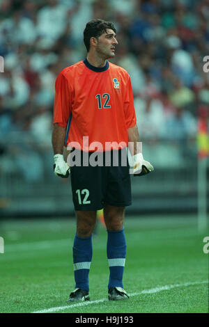 GIANLUCA PAGLIUCA ITALY & INTER MILAN 11 June 1997 Stock Photo - Alamy