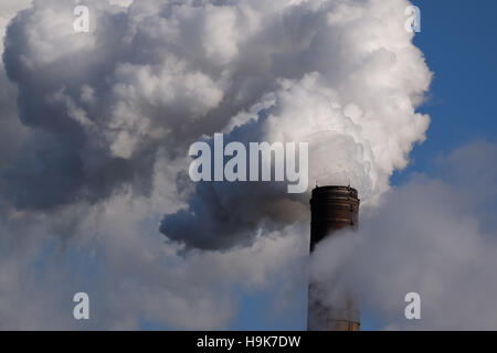 Air pollution from a factory Stock Photo - Alamy