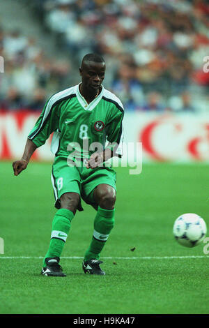 MUTIU ADEPOJU NIGERIA & REAL SOCIEDAD 24 April 1998 Stock Photo - Alamy