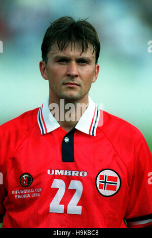 ROAR STRAND NORWAY 16 June 1998 Stock Photo - Alamy