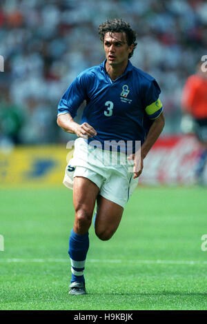 PAOLO MALDINI ITALY & AC MILAN 18 June 1997 Stock Photo: 134292405 - Alamy