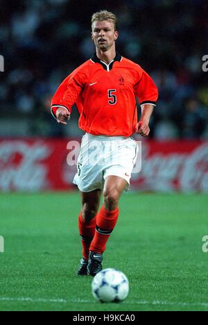 ARTHUR NUMAN HOLLAND & PSV EINDHOVEN 12 March 1998 Stock Photo - Alamy