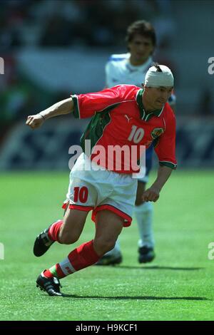 KRASSIMIR BALAKOV BULGARIA & VFB STUTTGART 03 July 1998 Stock Photo - Alamy