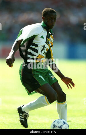 HELMAN MKHALELE SOUTH AFRICA 18 June 1998 Stock Photo - Alamy
