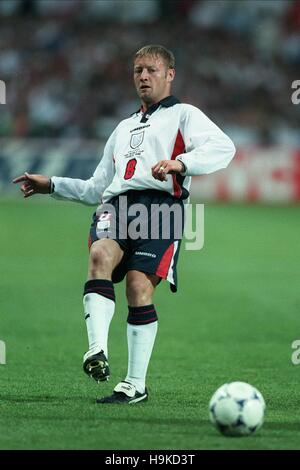 DAVID BATTY ENGLAND & NEWCASTLE UTD FC 26 June 1998 Stock Photo - Alamy
