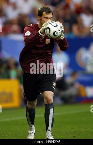 PETR CECH CZECH REPUBLIC & CHELSEA FC WEMBLEY STADIUM LONDON ENGLAND 20 ...