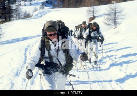 Italian army, winter exercises of Alpini mountain troops Stock Photo ...