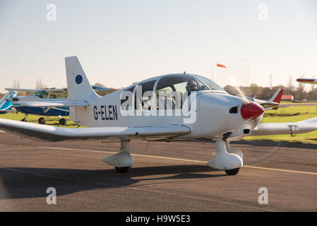 Robin DR-400-180 Regent cockpit instrument-panel with early generation ...