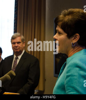 Swearing in ceremony for Deputy Secretary Ron Sims, with Secretary ...
