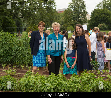 First Lady Michelle Obama participates in a health and wellness forum ...