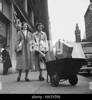 Barbara Holdridge and Marianne Roney, founders of Caedmon Records Stock ...
