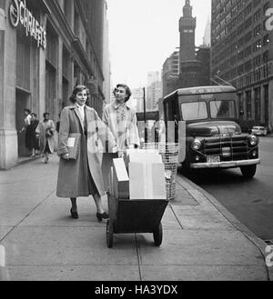 Barbara Holdridge and Marianne Roney, founders of Caedmon Records Stock ...