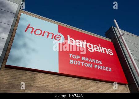 Home Bargains store signage Stock Photo - Alamy