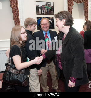 USDA Secretary Tom Vilsack hosts a roundtable discussion at the ...