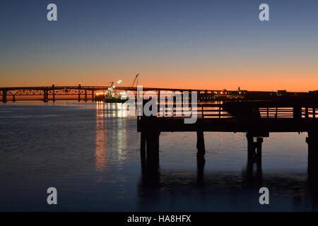 Waterfront Park of Martinez, California, USA, featuring the docks ...