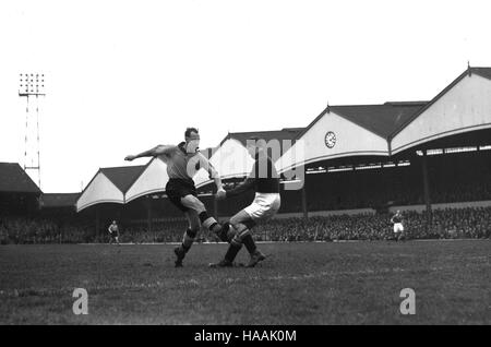 Wolverhampton Wanderers FC in action against Arsenal at Molineux in the ...
