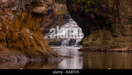 The waterfalls of the Grand River leading into the gorge at Elora ...