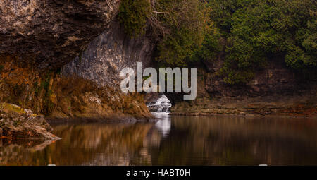 The waterfalls of the Grand River leading into the gorge at Elora ...