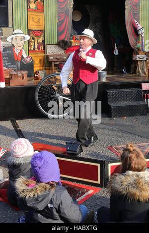 Victorian travelling showman Stock Photo - Alamy