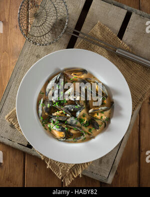 Mussels in Guinness Cream Sauce Stock Photo - Alamy