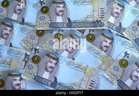 Kingdom of Bahrain Dinar currency banknote roll Stock Photo - Alamy