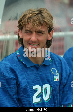 GIUSEPPE SIGNORI ITALY & LAZIO FC 05 July 1994 Stock Photo - Alamy