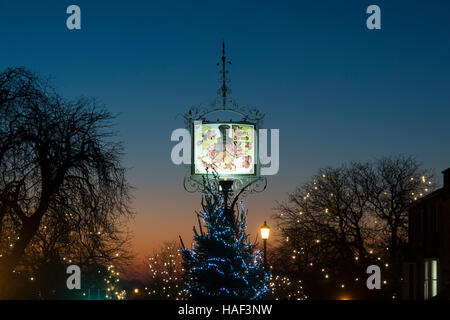 The Lygon Arms at Christmas, Broadway, Worcestershire, England, UK ...