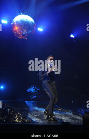 Miami, FL, USA. 29th Nov, 2016. Maxwell performs at the American ...