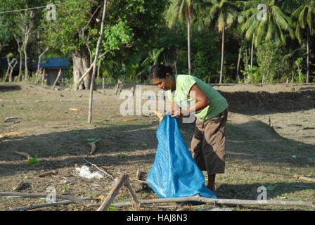 Women collecting Kopak, Lawigan, San Joaquin, Iloilo, Philippines Stock ...