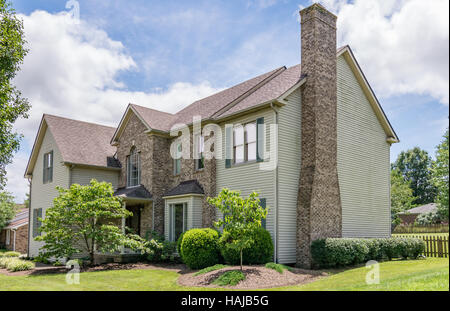 American middle class house Stock Photo - Alamy