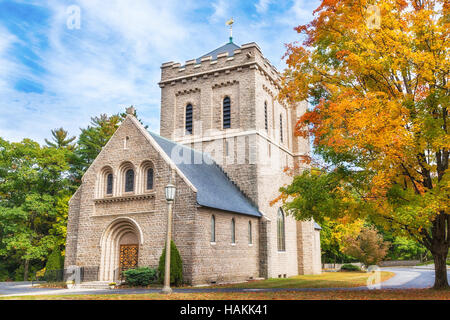 A stone Episcopal Church in New London, NH Stock Photo - Alamy