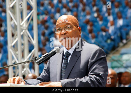 DURBAN - 4 December 2016 - South Africa's President Jacob Zuma talks to ...