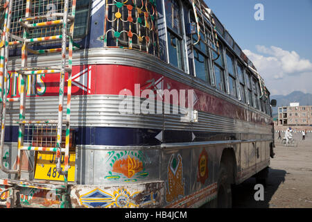 Decorated Indian passenger buses at Srinagar bus station, Kashmir Stock ...