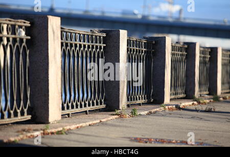 cast iron fence promenade Stock Photo - Alamy
