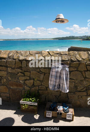 UK, Cornwall, St Ives, The Invisible Man Of St Ives Stock Photo - Alamy