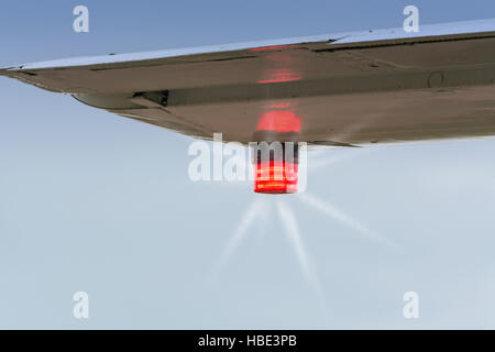 Position lights red and green on the wall of the entrance to the ...