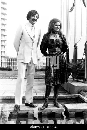 THE BELOVED, (aka SIN), from left: Flora Robson, Raquel Welch, 1971 Stock Photo - Alamy