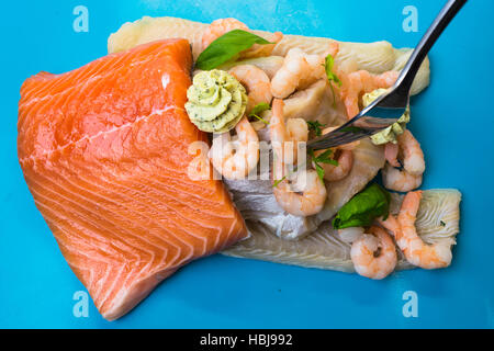 Various raw fish species Stock Photo - Alamy